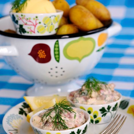 Silli ja uudet perunat hieman paremmin – ohje: muutaman aineksen ...