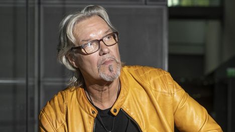 Uutuuskirja paljastaa karun totuuden Juha Veijosen Vares-potkuista ...