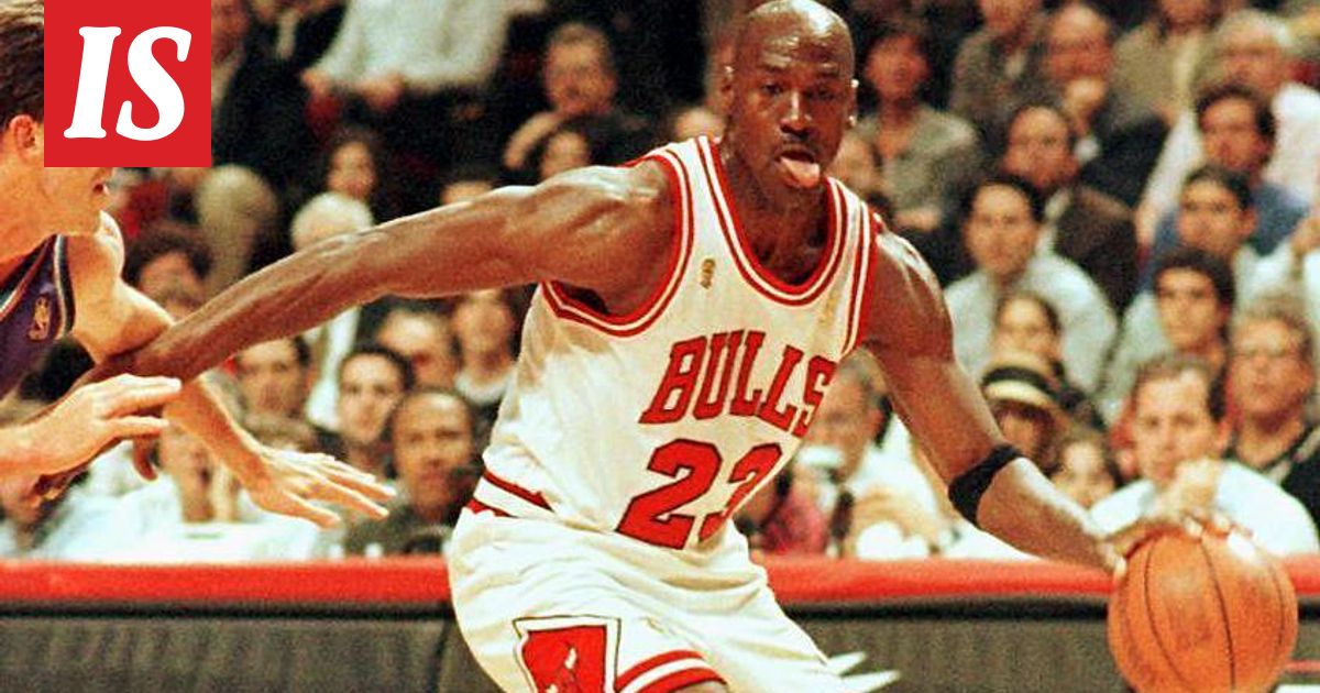 Nämä Michael Jordanin 35 vuotta vanhat kengät myytiin – hinta nousi yli ...