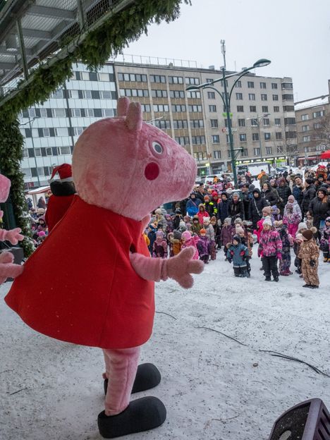 Porikorttelien joulunavaus - Satakunnan Kansa