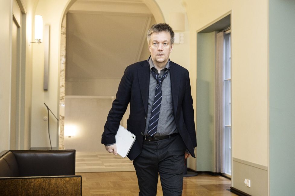 Haastaako Teemu Keskisarja Riikka Purran? Kulisseissa kuhisee - Ilta-Sanomat