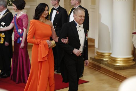 Elina Kanerva muistelee Ilkka Kanervaa Puoli seitsemän -ohjelmassa ...