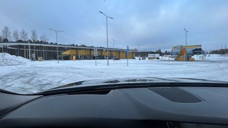 Turkkilaisella parturilla on Suomen suurin ilmainen parkkipaikka ...