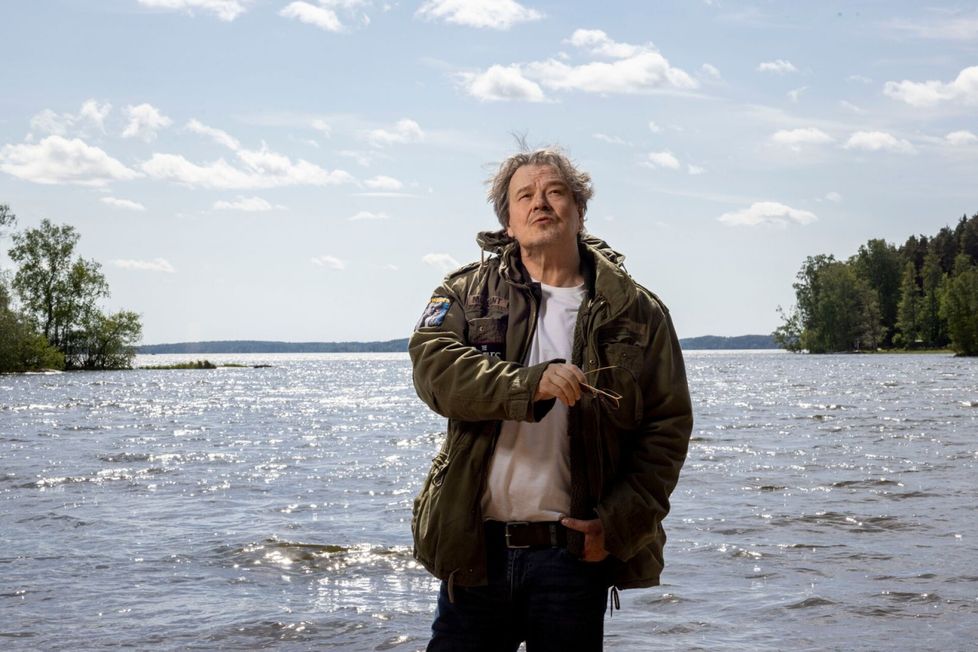 Näin Sir Elwoodsin hiljaisten värien basistin Riku Nimeen kuolemaan ...