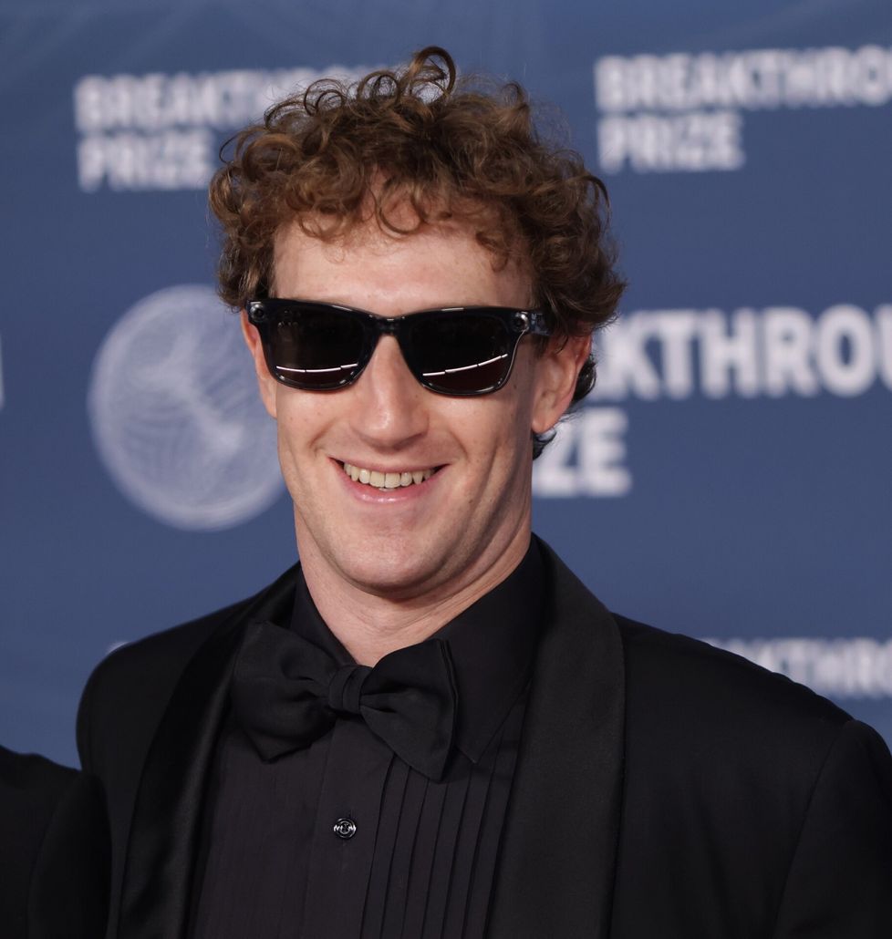 Meta-yhtiön keulakuva Mark Zuckerberg vaihtoi macholookiin ja ryhtyi ...