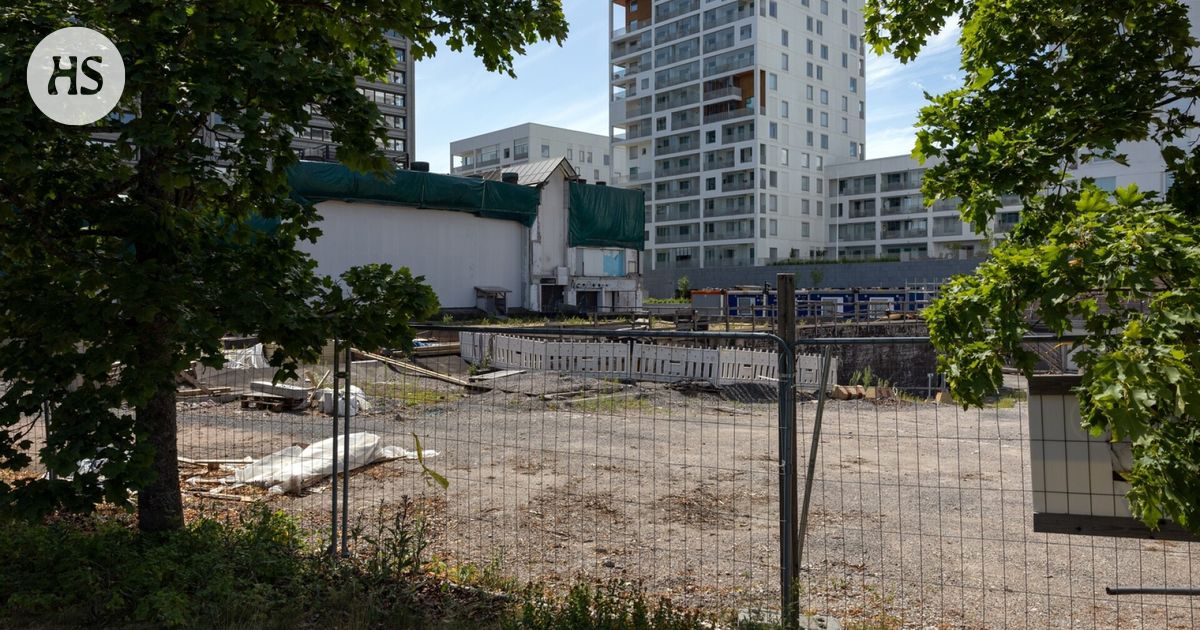 Historiallinen toimistorakennus seisoo ränsistyneenä Munkkiniemessä ...