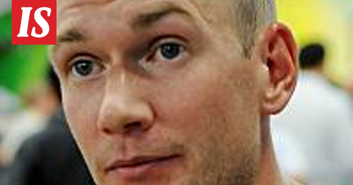 Janne Holmen iskee piikkarit narikkaan - Ilta-Sanomat