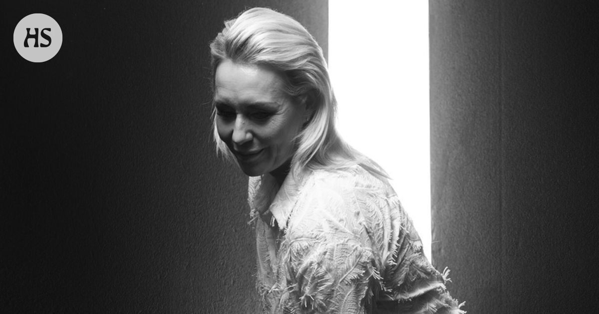 Tv-toimittaja Mervi Kallio riisuutuu alasti ja kertoo, miten ...