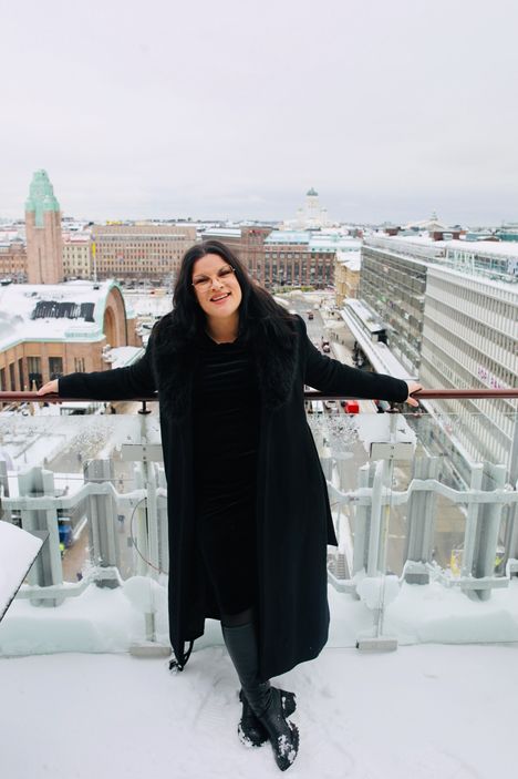 Idolsin vuonna 2003 voittanut Hanna Pakarinen opiskelee nykyään Eiran ...