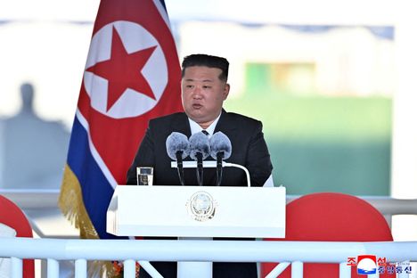 Pohjois-Korean uusi sotalaiva vaurioitui pahasti vesillelaskussa | HS.fi