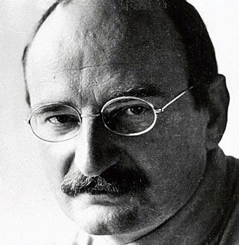 Sławomir Mrozek oli Absurdin teatterin voimahahmo | HS.fi