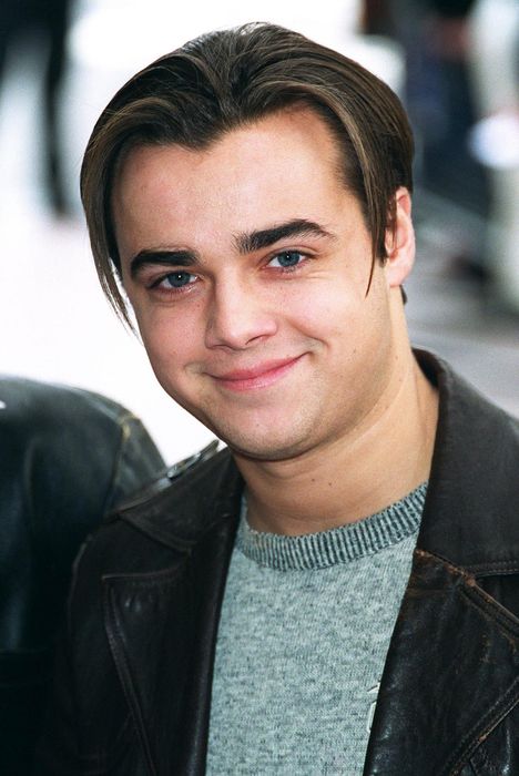 90-luvun suosituimmat poikabändit elivät kulissien takana rajua ...