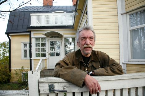 Kirjaväite: Juice Leskinen löysi vaimonsa hääyönä sängystä toisen ...