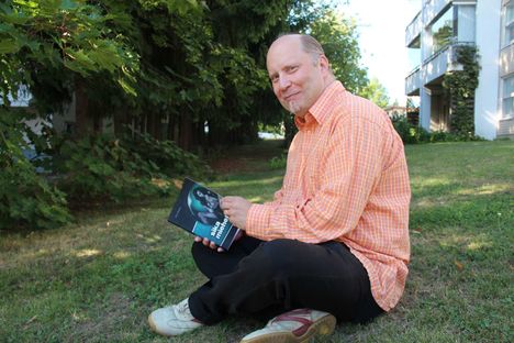 Esa Wirta kirjoitti härskin dekkarin Sika mieheksi – insinöörillä ja ...