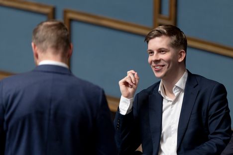 Ny Joakim Vigelius haukkuu Anders Adlercreutzin puheet ...