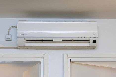 Miten viilentää koti helteillä – sälekaihtimet kupera puoli ulospäin ja ...