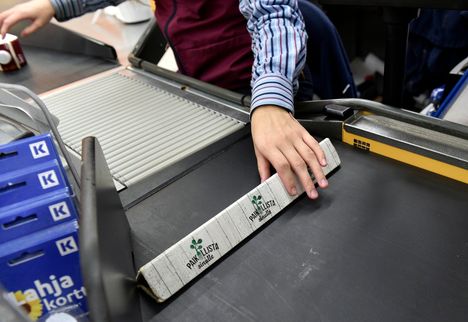 Saako tuotteen avata ennen kassaa? Suomalaiset kertovat, miten kaupassa ...