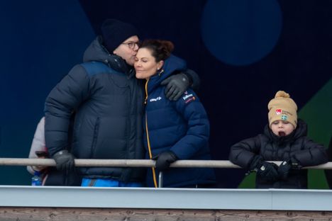 Kruununprinsessa Victoria ja prinssi Daniel hempeilivät julkisesti ...