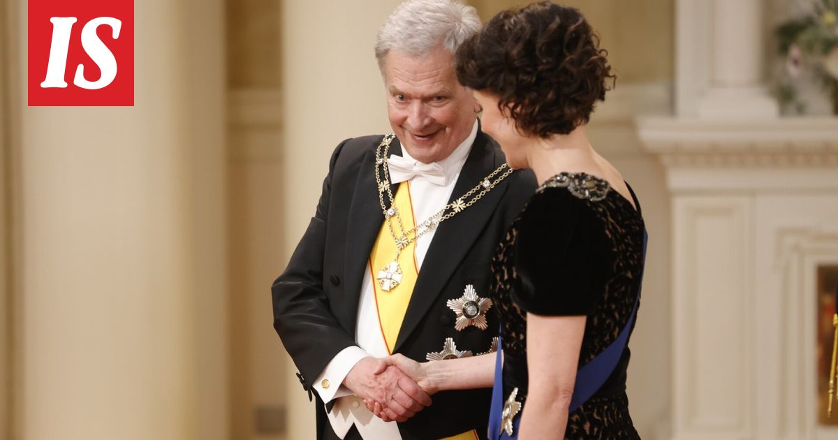 Linnan juhlat 2023: Sauli Niinistö ja Jenni Haukio iloisissa ...