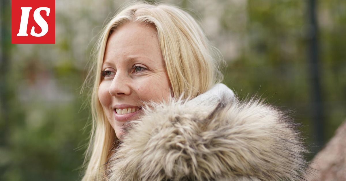 Vakavan häirinnän kohteeksi joutunut kirjailija Jessikka Aro valittaa ...