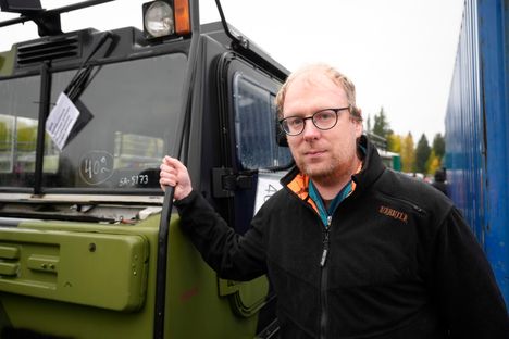 Puolustusvoimien huutokauppa: Tsekkiläismies osti monta telakuorma ...