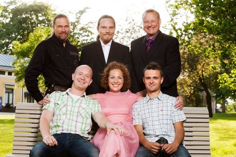 Kahdeksan vuotta naimisissa ollut Maajussille morsian pari Ville ja ...