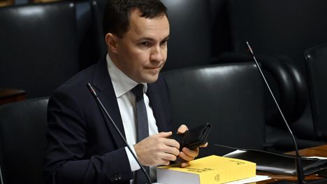 Uusi käänne: Elinkeinoministeri Wille Rydman joutuu uudelleen poliisin ...