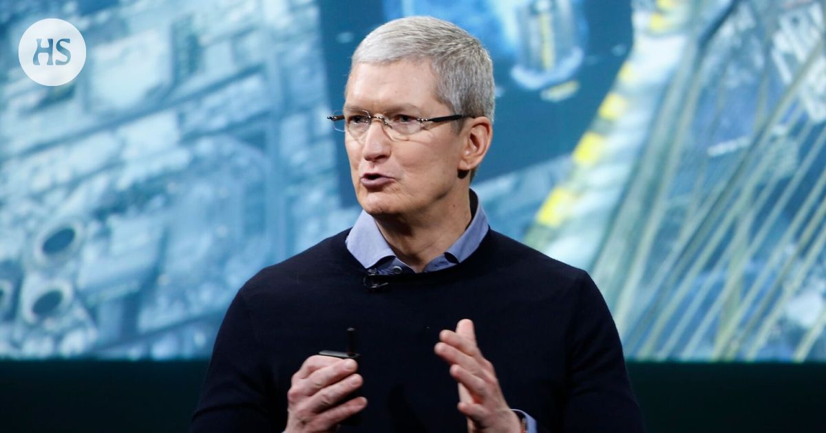 Apple leikkaa roimasti Tim Cookin palkkiota arvostelun jälkeen | HS.fi