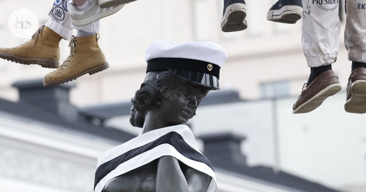 Manta sai lakin päähänsä täpötäydellä Kauppatorilla | HS.fi