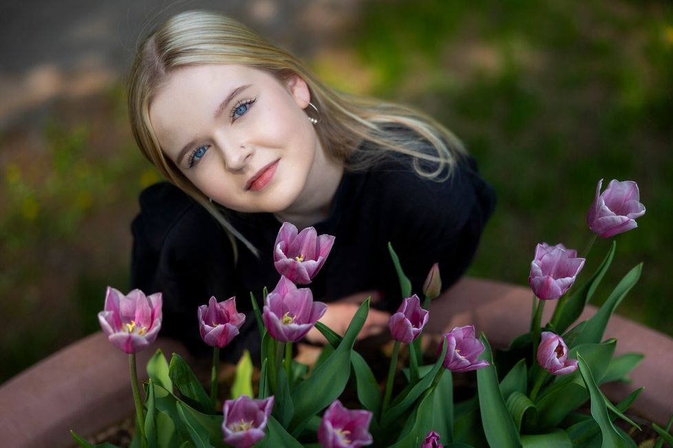 Helmi Hollström oli tamperelainen lapsitähti, mutta parikymppisenä hän ...