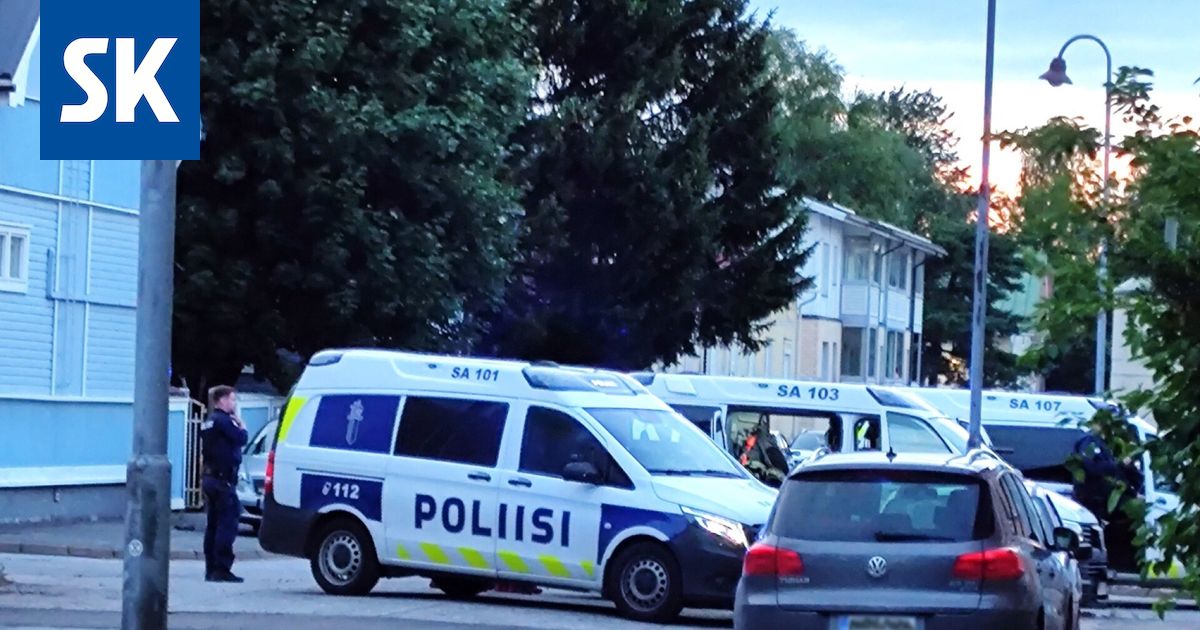 IL: Porin Viikkarissa oli näyttävä poliisioperaatio perjantaina illalla - Satakunnan Kansa