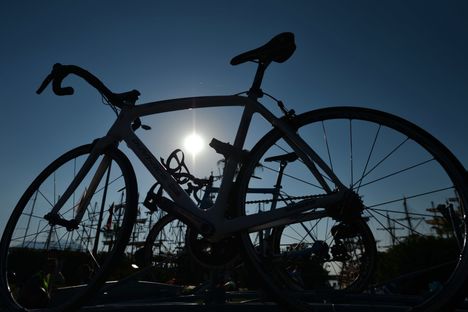 Pyöräily: Urheilijalupaus Tuur Hancke, 19, luuli saaneensa flunssan ...