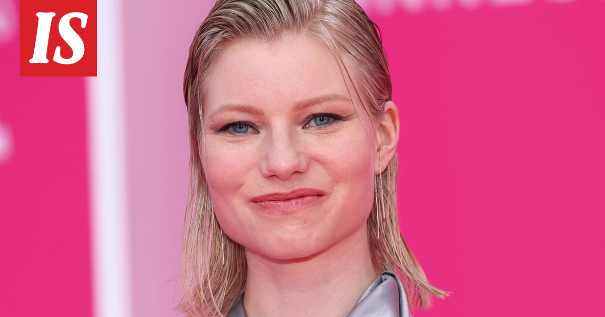 Roosa Söderholm palkittiin parhaana näyttelijänä Cannesissa - Ilta-Sanomat