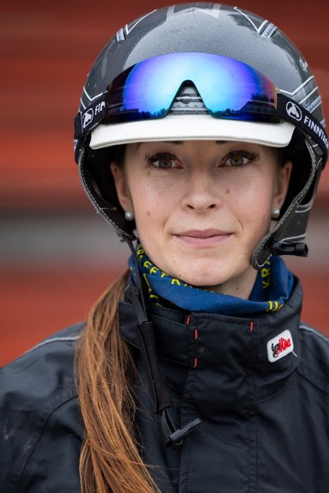 Tunnetun hevossuvun tytär Hanna-Maria Korpi aloittelee raviuransa ...