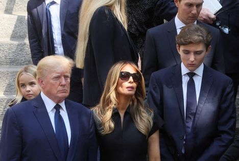 Tällaista elämää julkisuuteen palannut Melania Trump elää nykyään ...