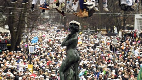 Patsaita lakitetaan tänään perinteikkäästi ympäri Suomea - Ilta-Sanomat