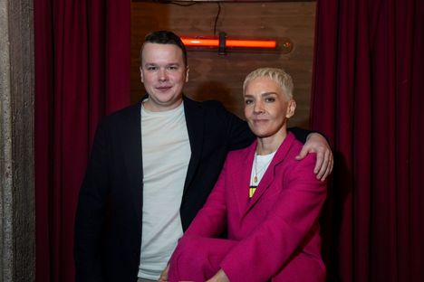 Maria Veitolan ja Sami Kieksin Veitola.doc -dokumentin ensimmäisessä jaksossa käsitellään ...