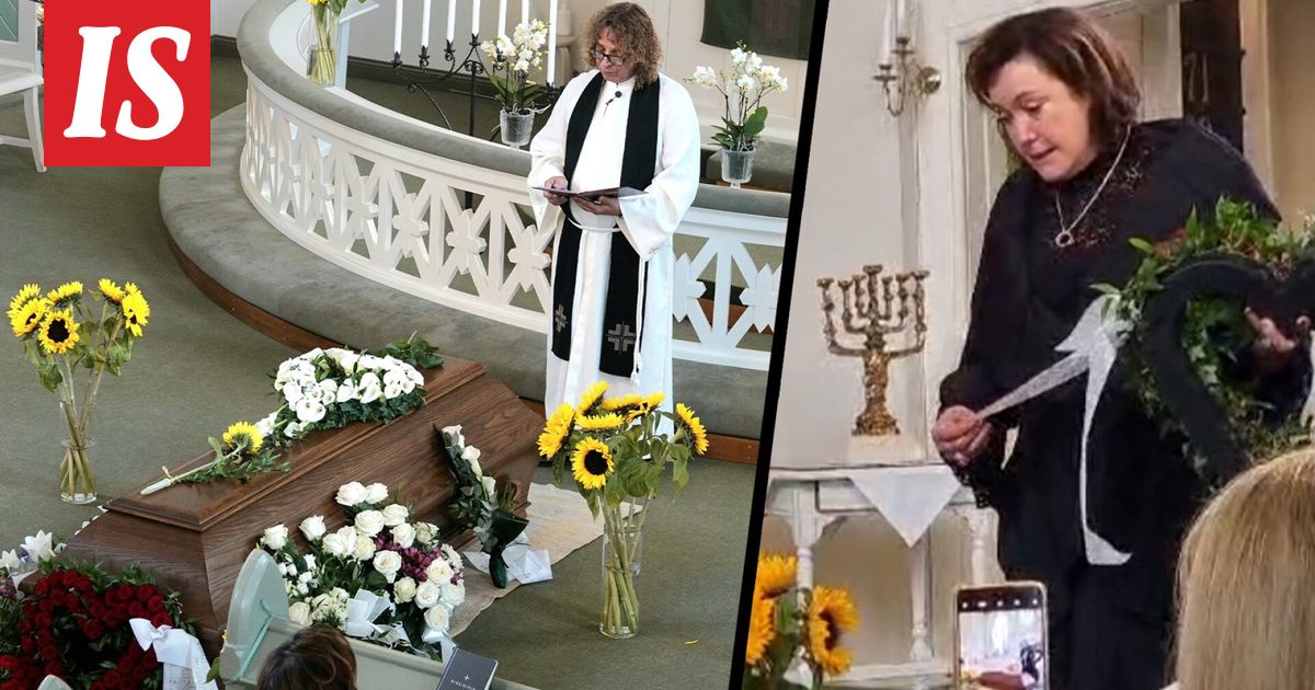 Juhani Palmun hautajaiset alkoivat - Ilta-Sanomat