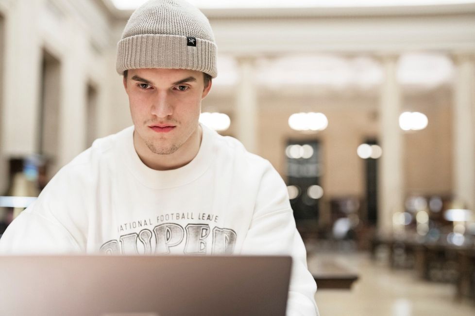 Kiekkomolari Aku Koskenvuo opiskelee Harvardissa ja tähtää NHL:ään ...