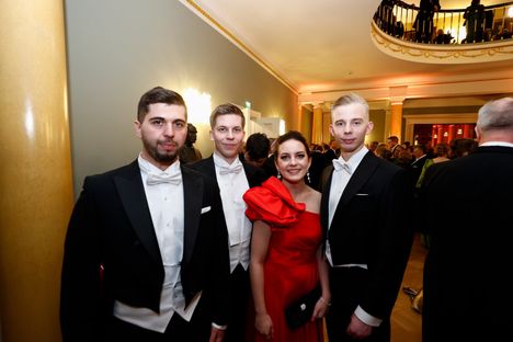 Linnan juhlat kuuluvat kansanedustajan tehtäviin – Joakim Vigelius ja ...