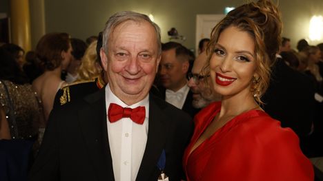 Hjallis Harkimo ja Jasmine Pajari herttaisessa yhteiskuvassa – Joel ...