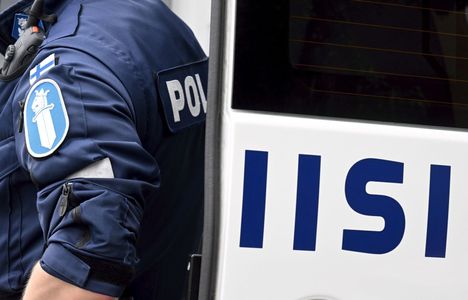 Poliisi epäilee: Joku ampuu pysäköityjä autoja Espoossa | HS.fi