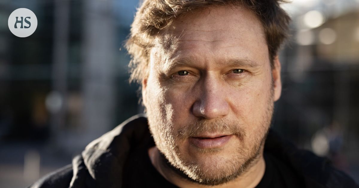 Kun Samuli Edelmann sai kioskista joululahjaksi pullon lämmintä olutta ...