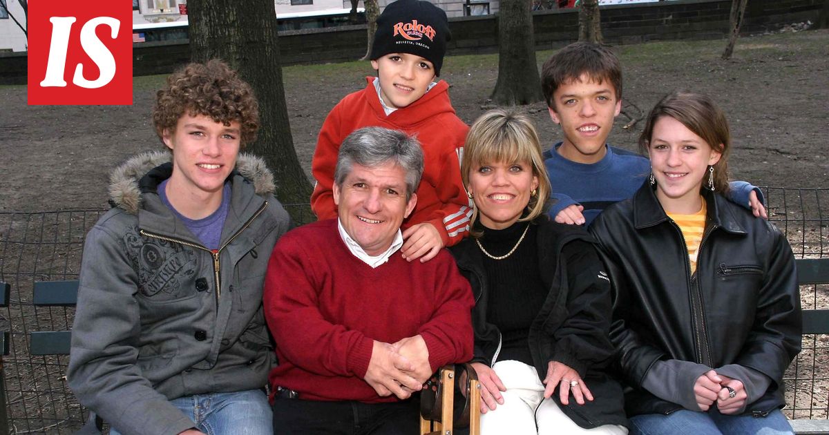 Lyhytkasvuisista kertovan Pienten perhe -sarjan kulisseista paljastui ...