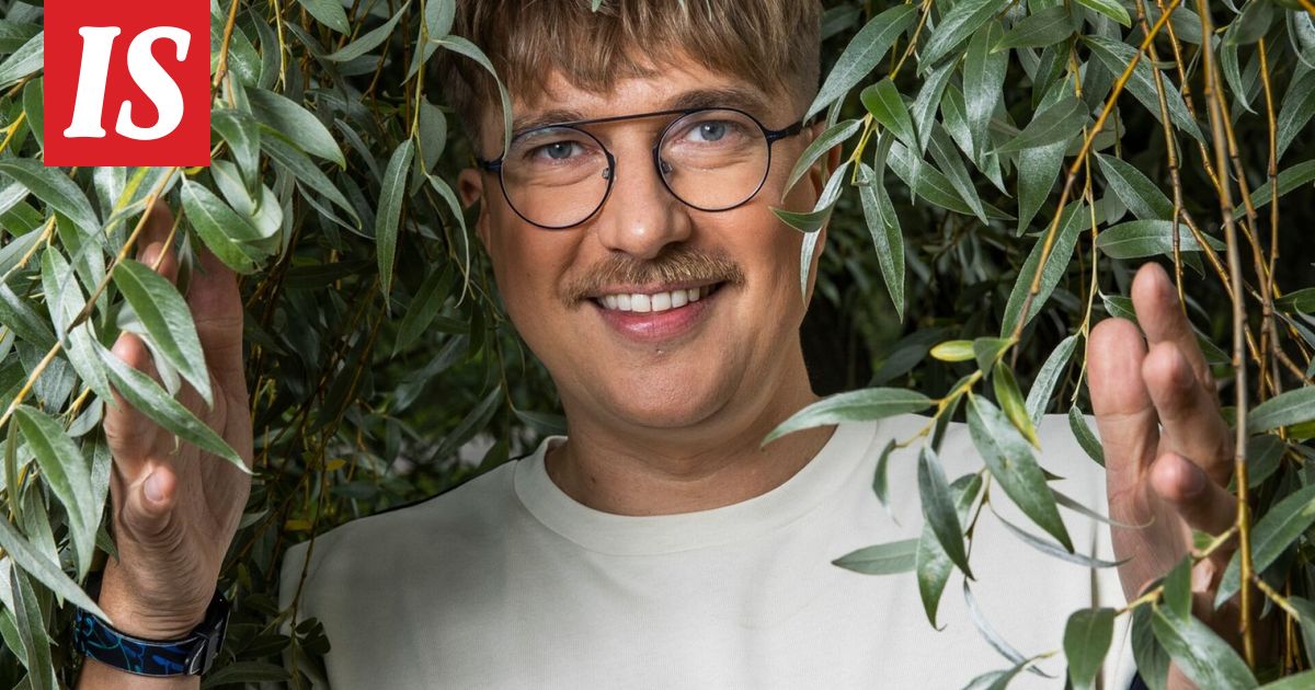 Puoli seitsemän -ohjelman Olli-Pekka Kursi nauratti katsojia ...