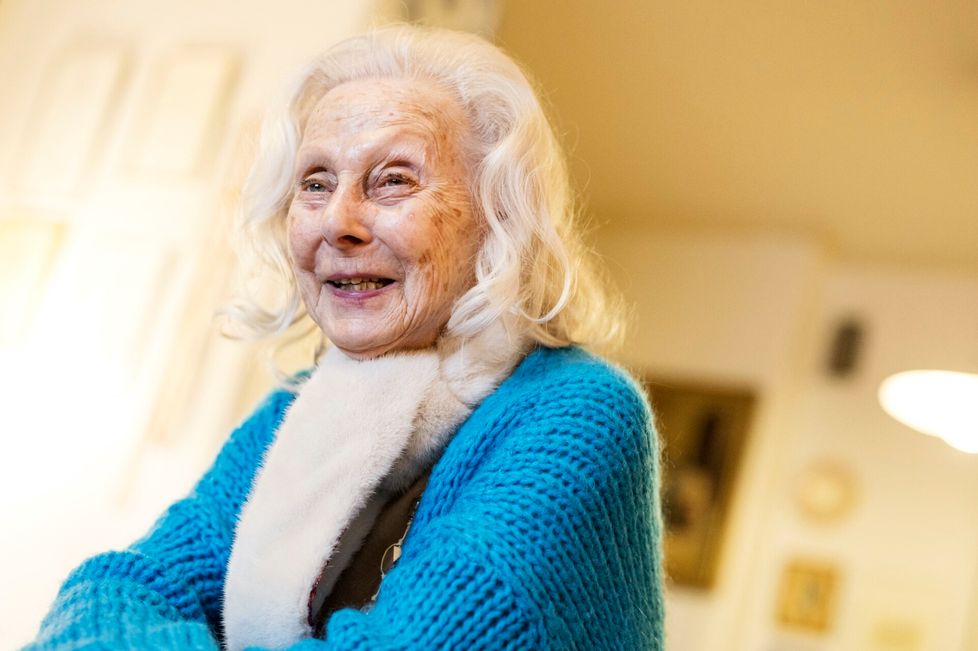 Kirja: Seela Sella kertoo, miksi hän petti Elis-aviomiestään - Ilta-Sanomat