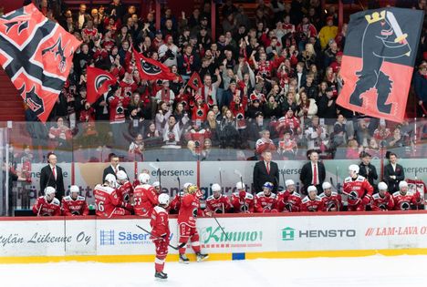 Ässät joutuu maanantain otteluun hämmentävässä ja harvinaisessa ...