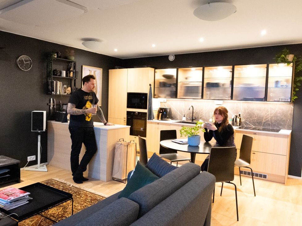 Jesse Kämäräinen ja Heini Koutonen ostivat asunnon flippaajan jäljiltä ...