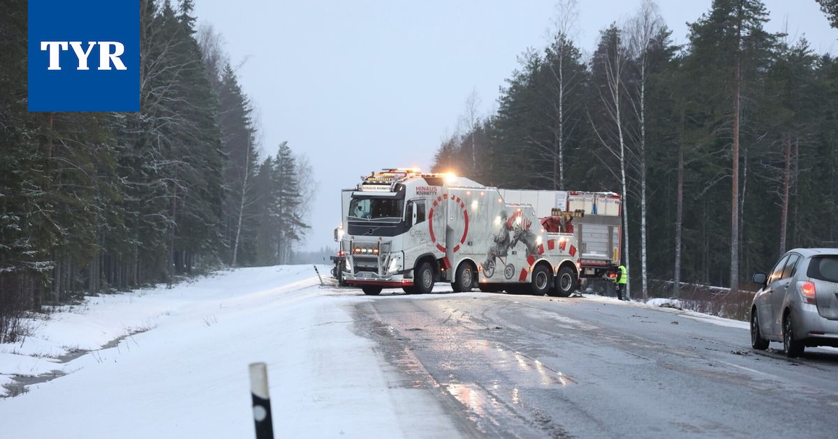 Raskas ajoneuvo suistui tieltä 11 Sastamalassa - Tyrvään Sanomat