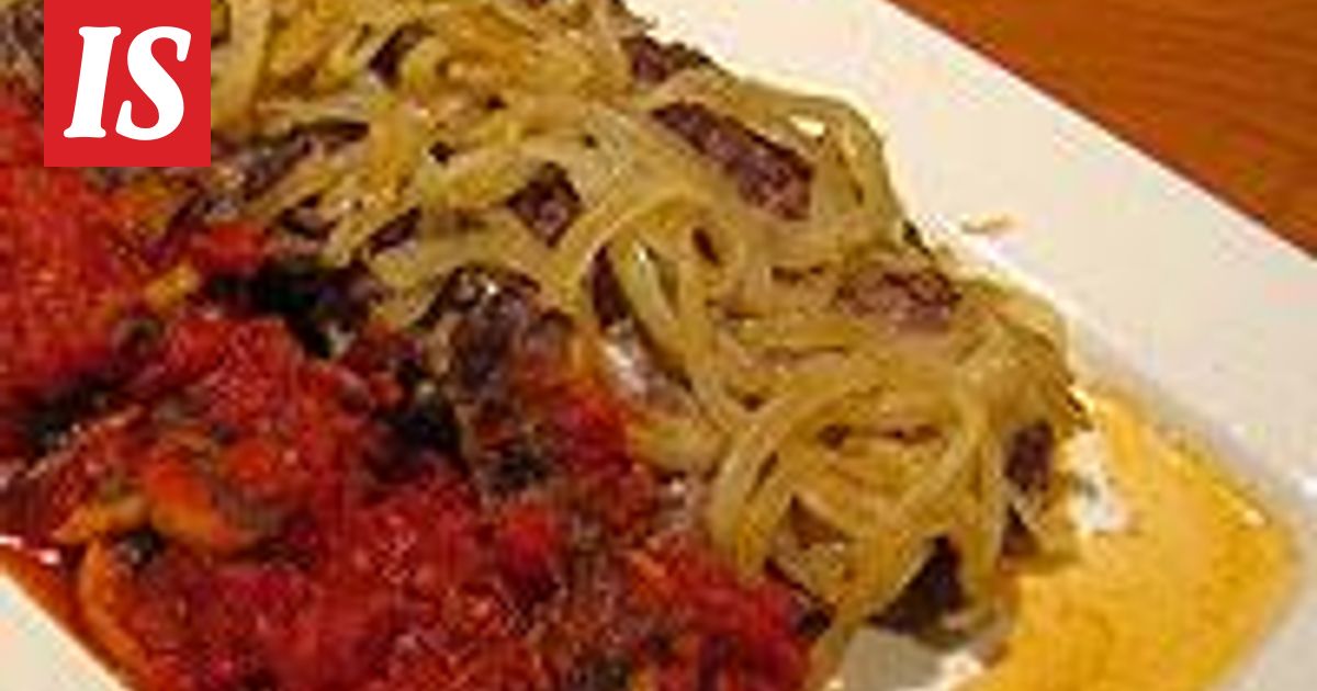 Pannupihvi ja tomaatti-herkkusienikastiketta - Ilta-Sanomat